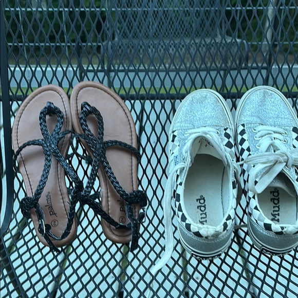 Mudd | Shoes | Mudd Silver And Black Tennis Shoes Palms Sandals Casual ...